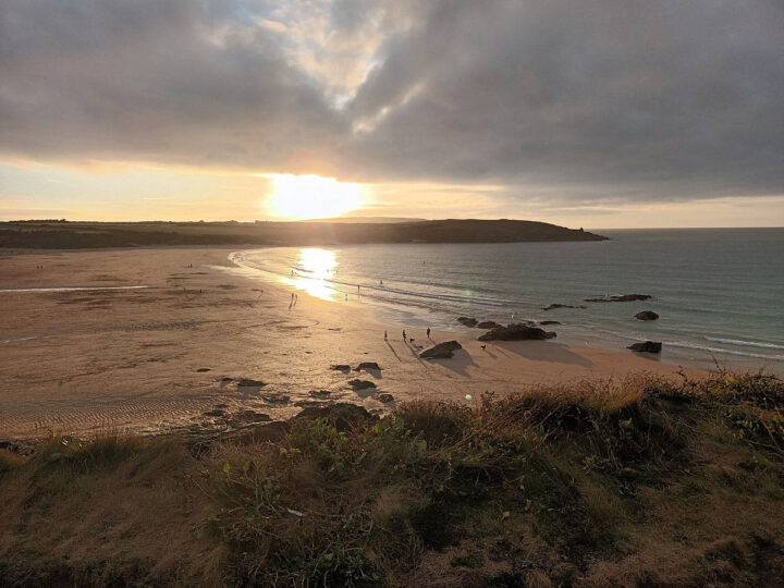 19 Best Surfing Beaches in Cornwall: Ultimate Surfing Guide ...